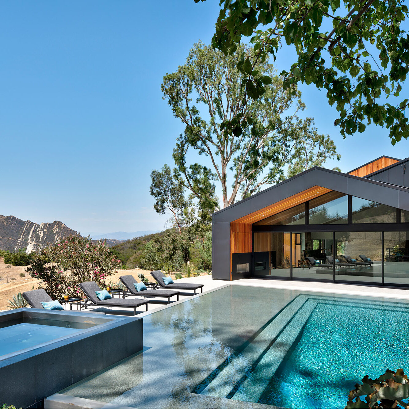 Projects - AUX Architecture